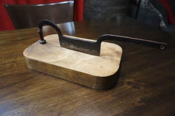 Tobacco chopper - Antiques